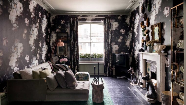 6 Ways To Decorate Your Room With Floral Wallpapers - 2024 Guide - Twin ...