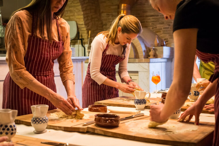 7 Advantages Of Taking A Cooking Course In Italy - Twin Stripe