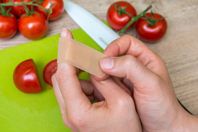 Kitchen First Aid: Essential Tips For Handling Cooking Accidents - Twin ...